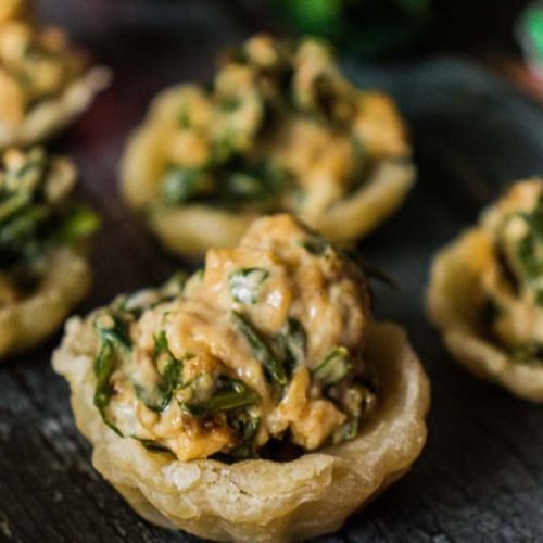 Cheesy Spinach Dip Puff Bites - Easy and Cute Christmas Appetizer