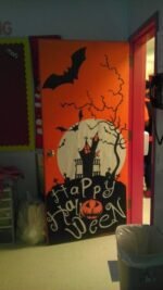 30 Easy Halloween Classroom Decorations