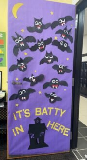 30 Easy Halloween Classroom Decorations