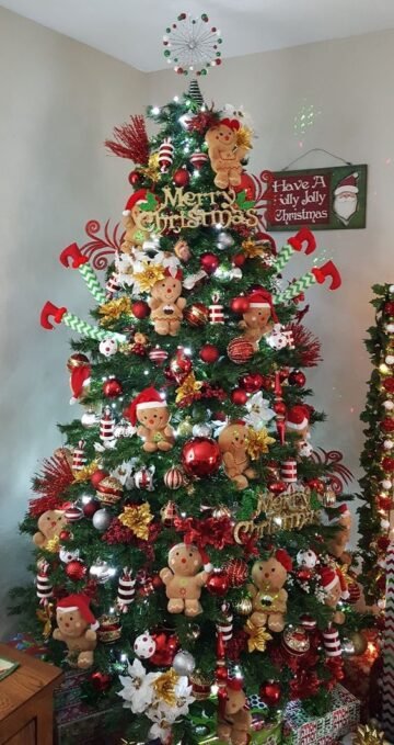 Unique Christmas Tree Decorations - Will Make Your Neighbors Stop and Stare