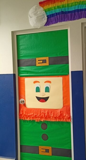 DIY March door and Bulletin board decor for St. Patrick's Day