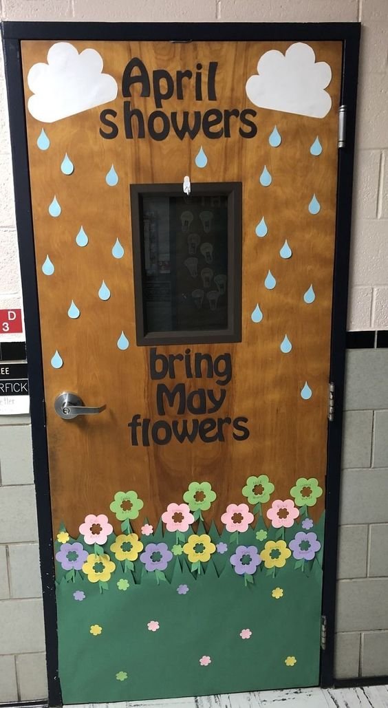 DIY Spring Classroom Door Decor - RecipeMagik