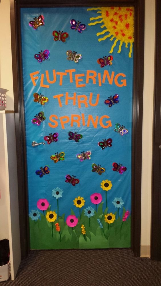DIY Spring Classroom Door Decor - RecipeMagik