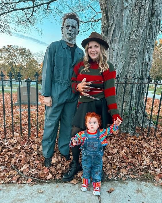 Easy DIY Halloween Costumes For Family Of Three & Four - RecipeMagik