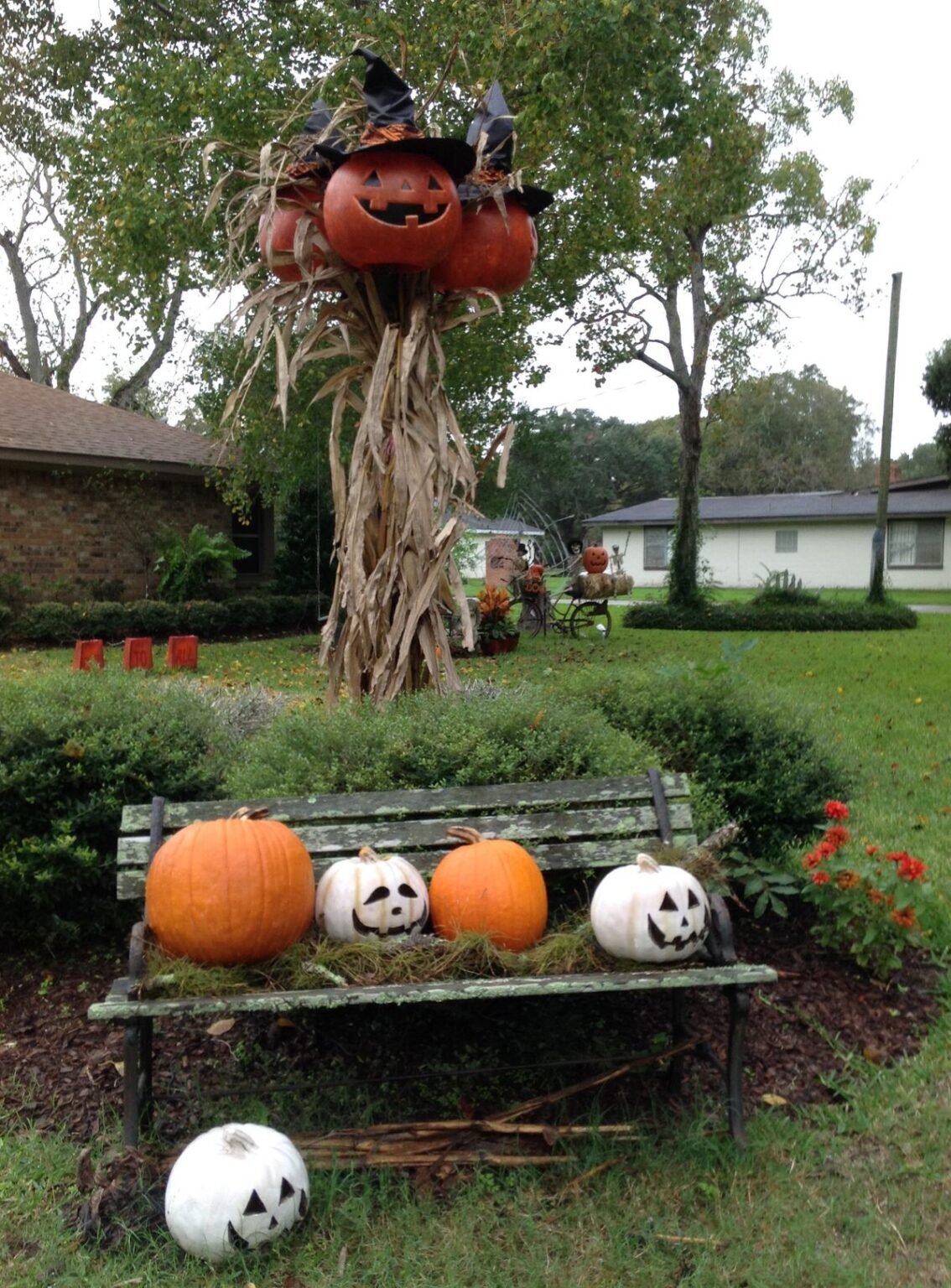 Spooky Halloween Outdoor Decors which are freakishly easy